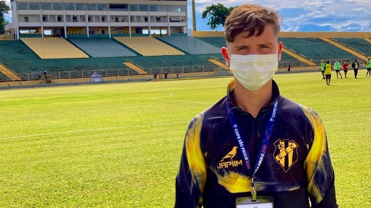 Com "estilo europeu", Lucas Collins leva inspiração no nome e família ...